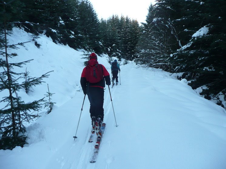 Ben Earb / Spittal of Glenshee Ski Tour (Jan 2015) - Dundee Mountain Club